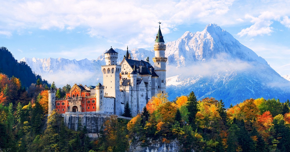 „Castelul Disney” e acum oficial protejat de UNESCO – dar povestea din ...
