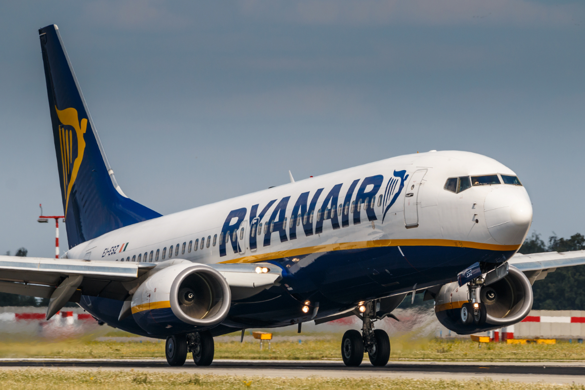 Szigorúbb ellenőrzés a Ryanairnél: 2,5 euróra nő a „fejpénz”, 200 ezer ...